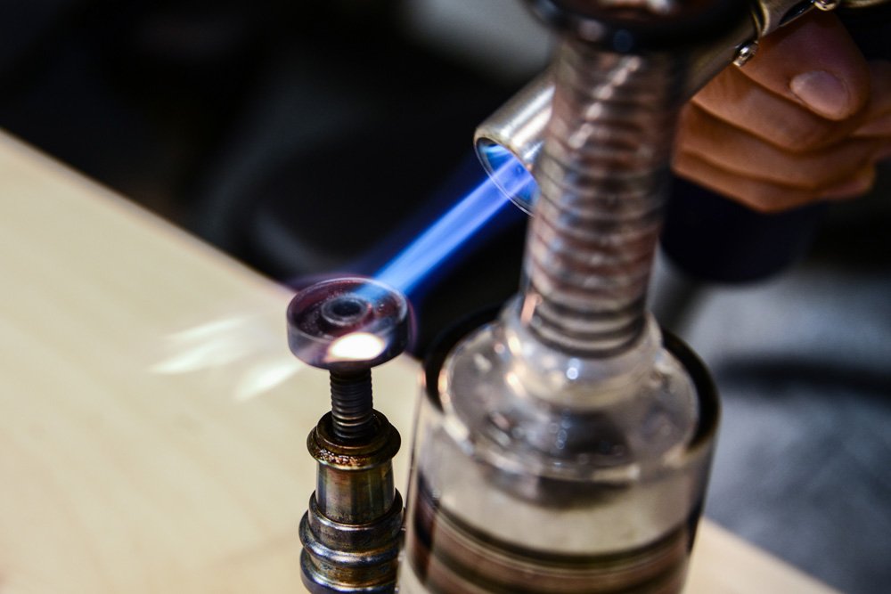 Dabbing 101: Everything You Need To Know – Real Stoned Times